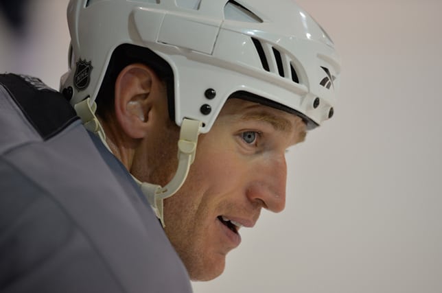Brooks Laich equally happy with a hockey stick or guitar in his hands
