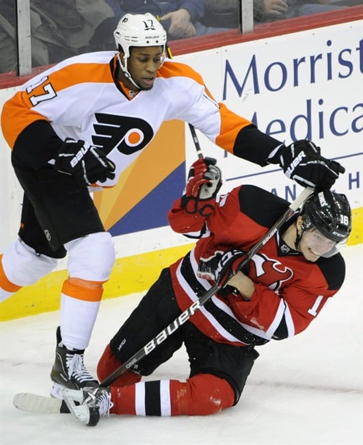 Martin Brodeur makes 18 saves for 650th NHL victory, Devils top Flyers 4-1