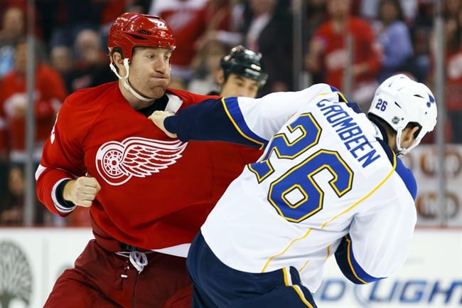 Lightning acquire Mike Commodore from Red Wings for conditional draft pick