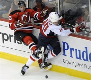Hedberg stops 30, Arnott scores twice as Devils beat Capitals 5-0