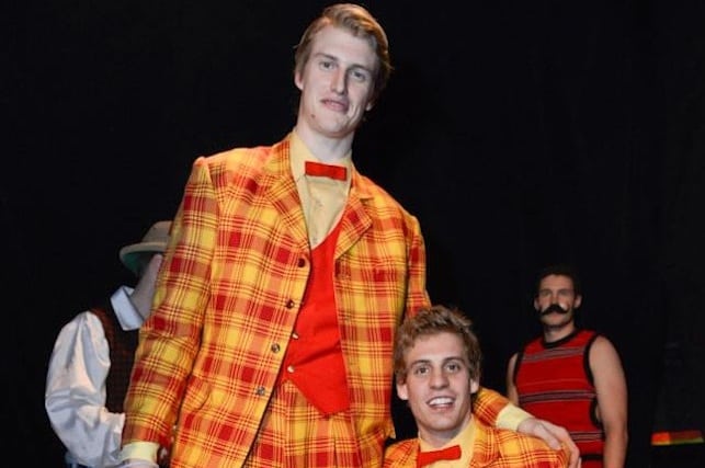 If this picture doesn't make you laugh, go on the IR with a broken ...