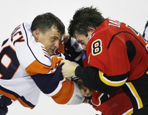 Veteran NHL goalie Sean Burke announces retirement on Tuesday