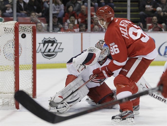 Red Wings roll to 7-2 win over Blue Jackets and clinch 21st straight ...