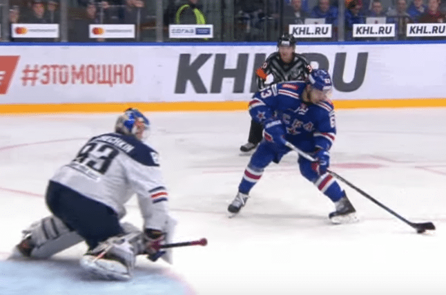 Watch incredible pass lead to Datsyuk-style goal in KHL action