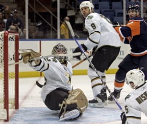 Mike Modano scores two goals as Stars stretch winning streak to six