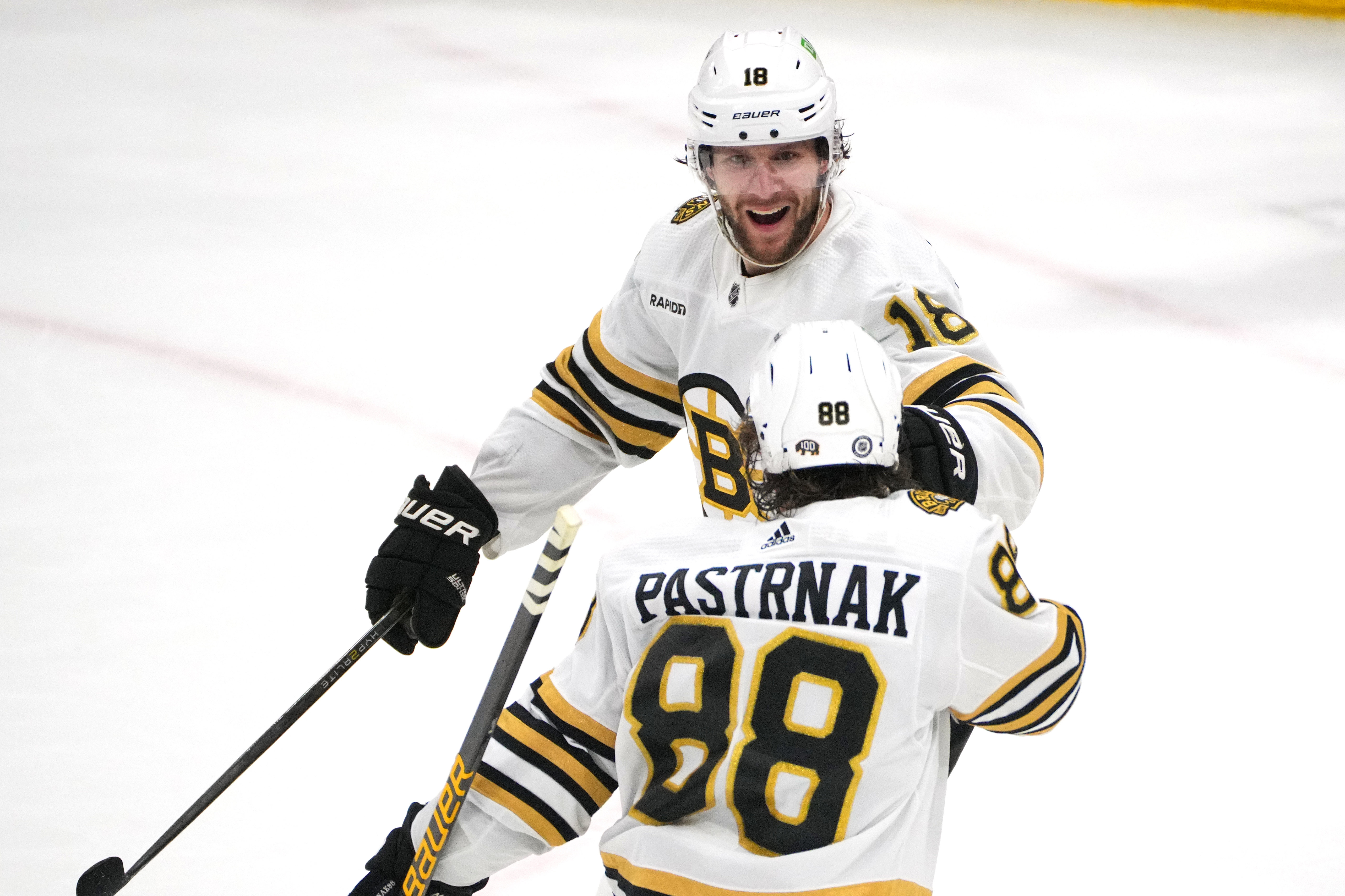 Pad Stacking Challenge: Pavel Zacha scores thanks to help from David ...