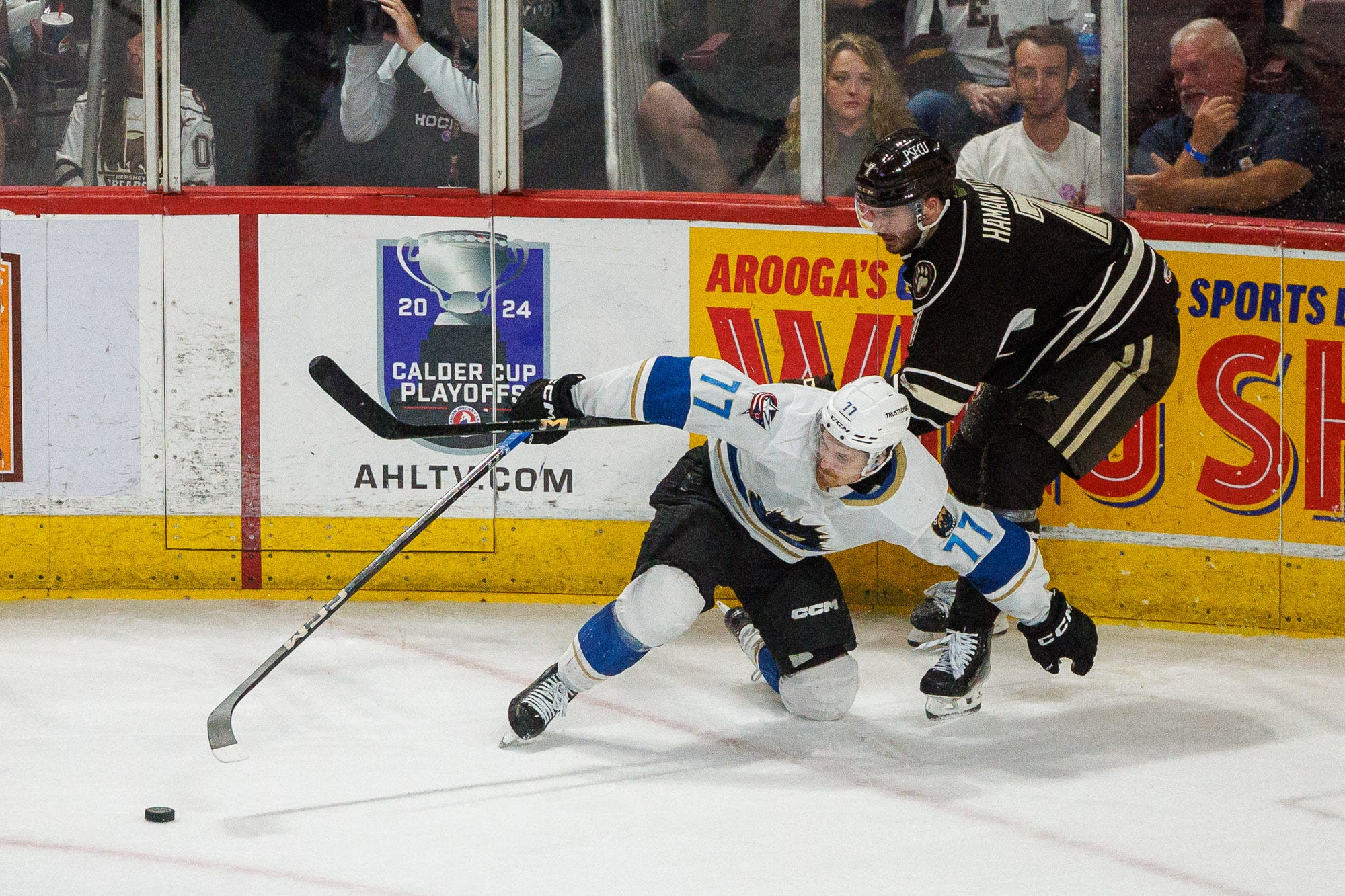 Former Cleveland Monster Tyler Angle signs in Germany