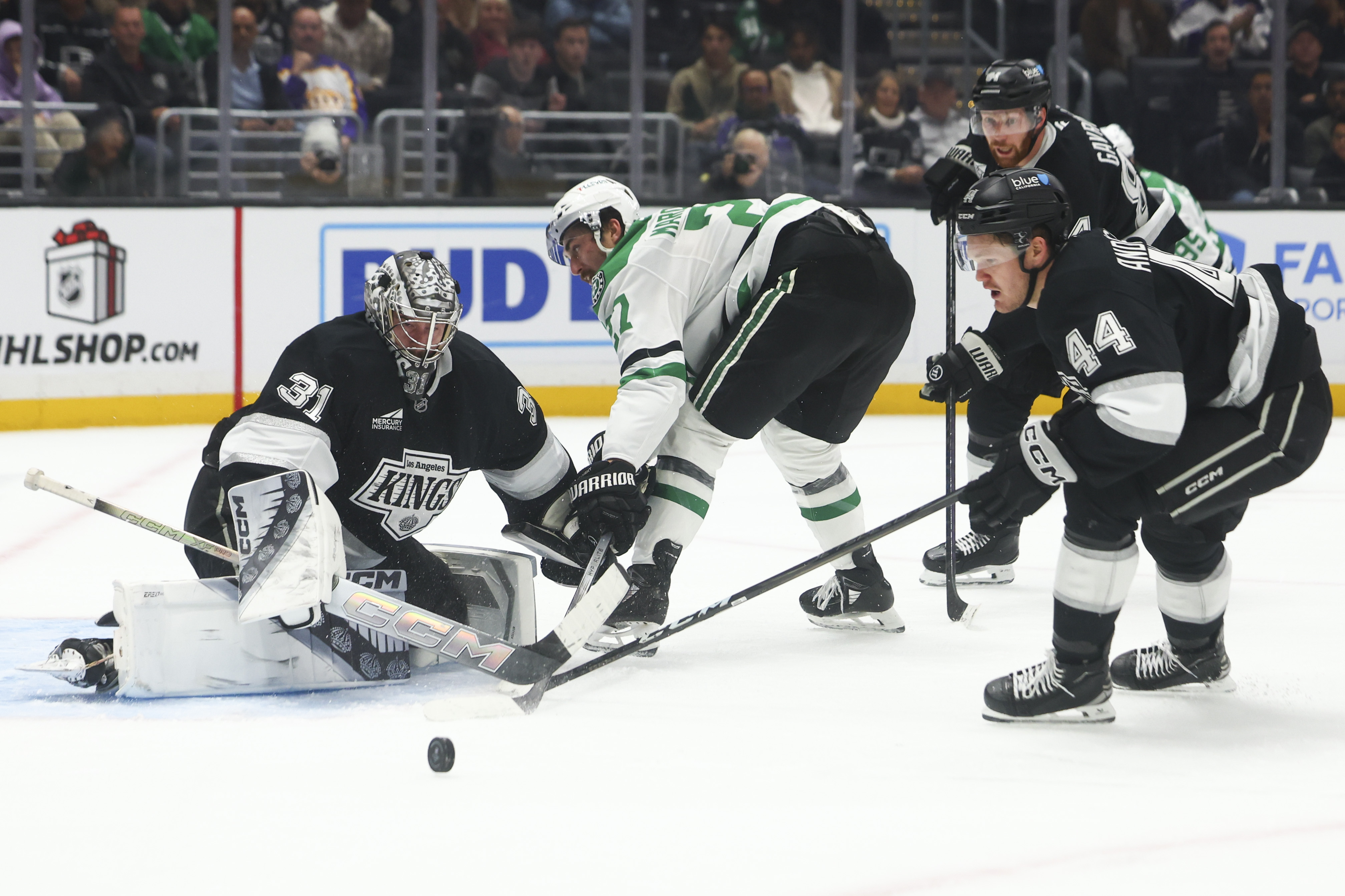 Stars Blow Two Goal Lead, Lose 3-2 to Los Angeles Kings