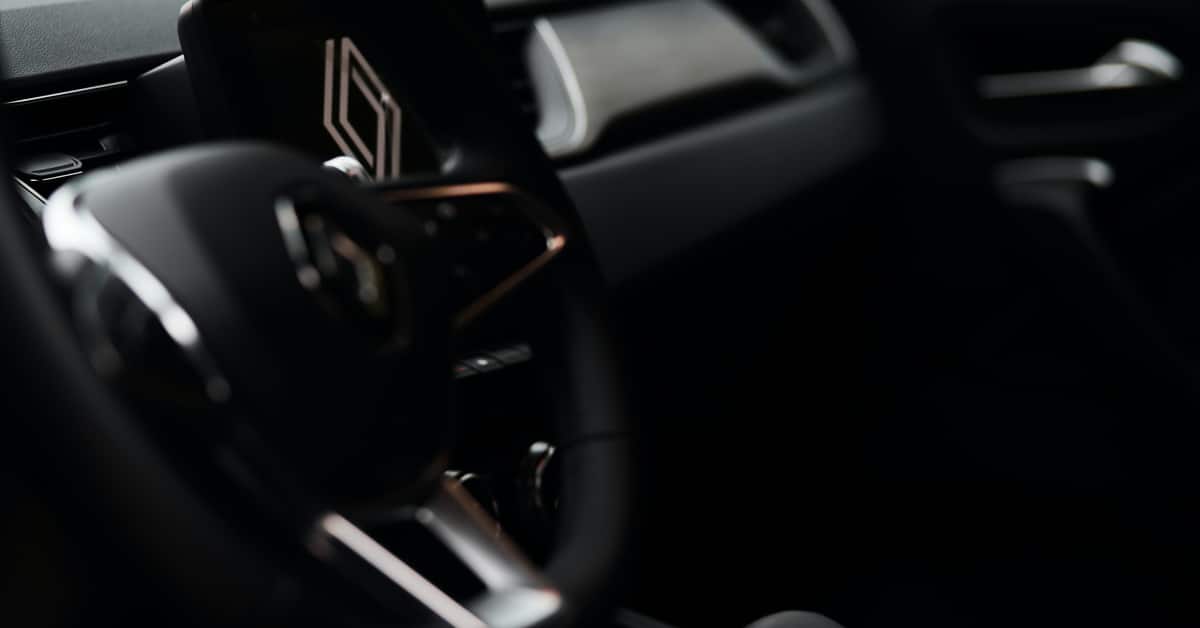 'Batmobile' Electric Car From Renault Fascinates the Internet and Is ...