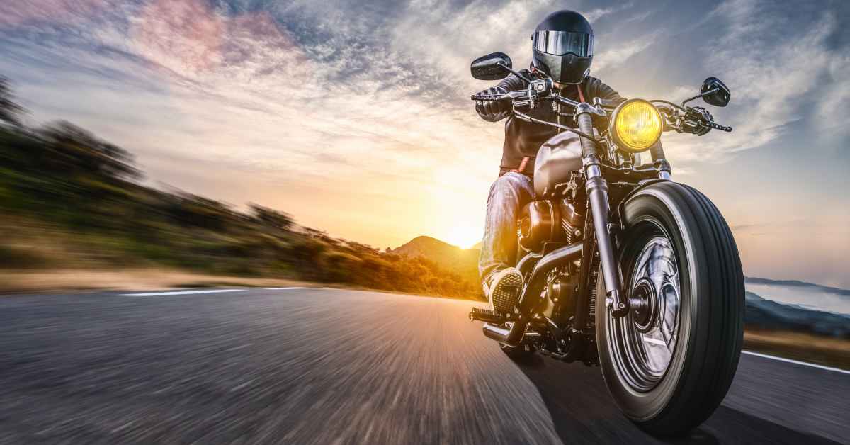 Motorcyclist Barely Escapes Rear-End Crash By Habitually Implementing ...