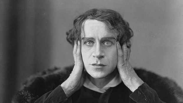 Hamlet's Evolution Through Soliloquies - Owlcation