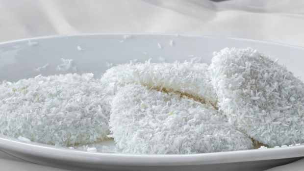 Espasol: Filipino Toasted Rice Flour Cakes Recipe - Delishably