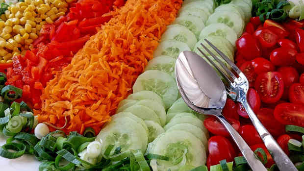 How to Build a Meal-Sized Salad - Delishably