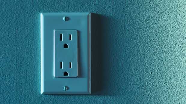 Connecting Stranded Wire to an Outlet - Dengarden