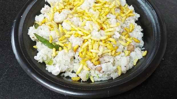 Cucumber Poha (Kakdi Poha) Recipe - Delishably