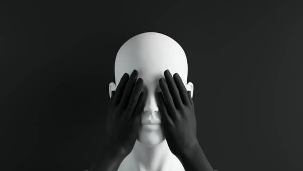 Security Guard Swears Mall Mannequin’s Eyes Totally Transformed - HubPages
