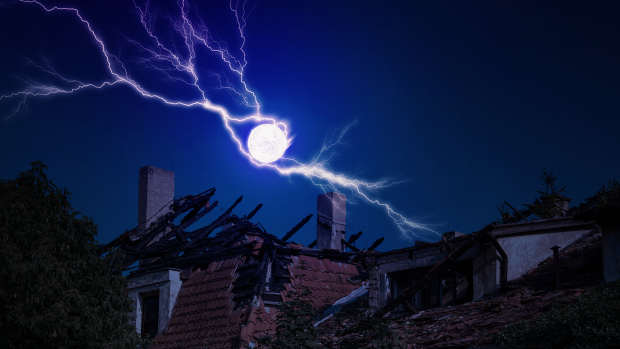 Video Captures Lightning Seemingly Striking Object In the Sky - HubPages