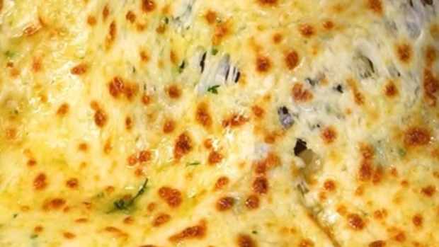 Cheesy Garlic Bread Tortilla Hack Is the Gift That Keeps on Giving ...