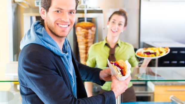 Man's Kind Gesture Toward Concession Stand Worker Is Warming People's ...