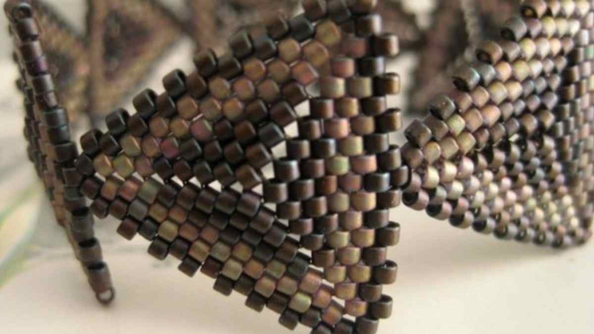 triangle peyote pendant #31 native stitch peyote triangle instruction ...