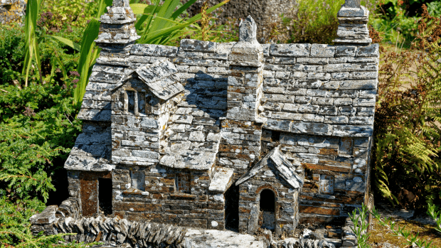 Irish Artist Makes the Most Adorable Fairy Houses - HubPages