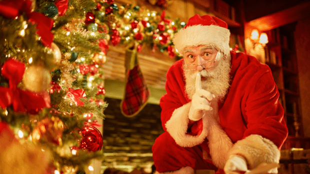 Woman Shares Christmas Miracle that May ‘Prove’ Santa Is Real - HubPages