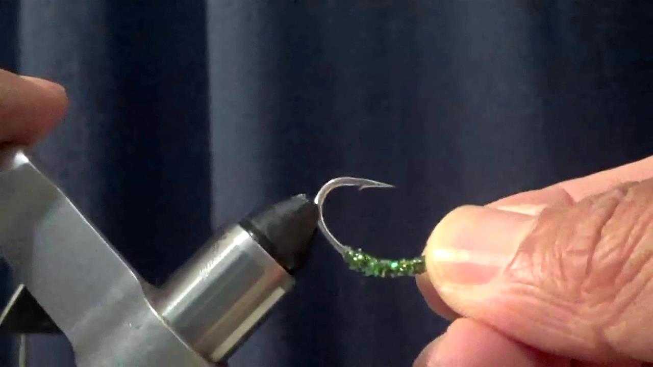 Fly Tying: The Bent Back Clouser Variant - HubPages