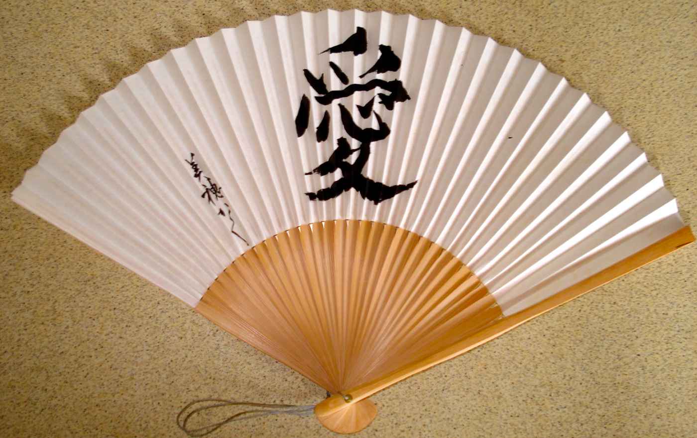 Everything You Need to Know About Hand-Held Fans - HubPages