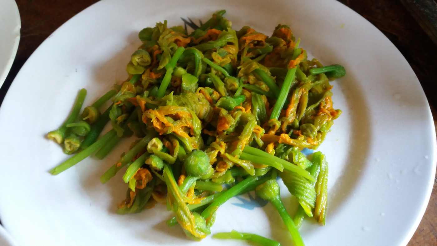 How to Make Kalabasa Flower (Squash Blossom) Salad - HubPages