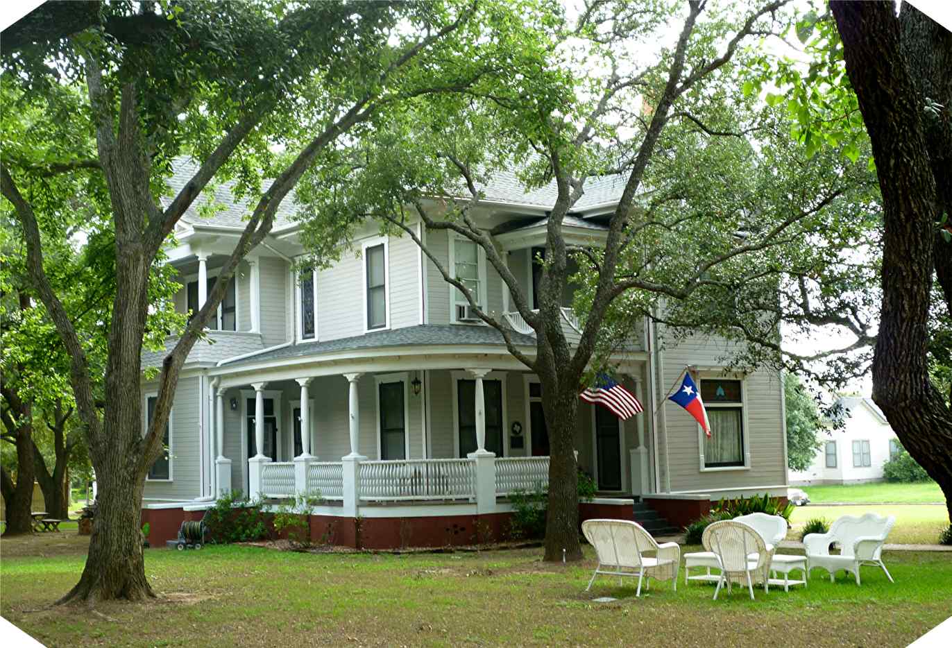Calvert, Texas: Historic Buildings District and 1870 Cemetery - HubPages