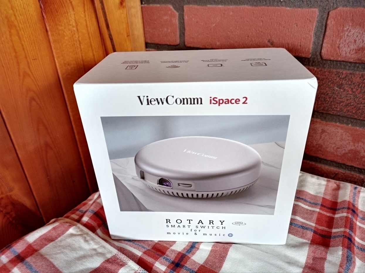 Review of the Viewcomm Ispace2 Portable Projector - HubPages