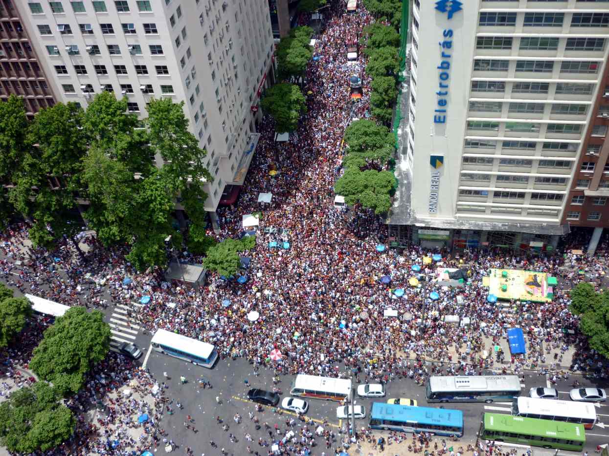 Rio Carnival 2010 – Our Experience in the Streets of Rio de Janeiro ...