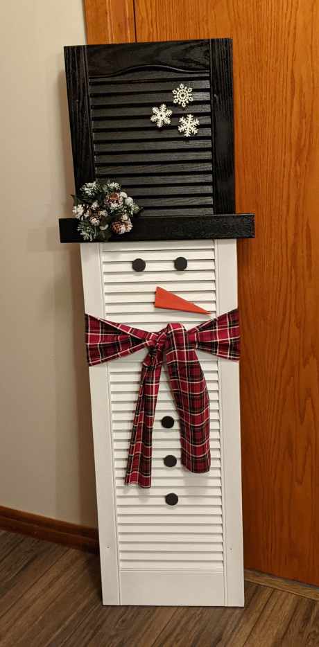 Upcycle an Old Shutter Into a Holiday Decoration - HubPages