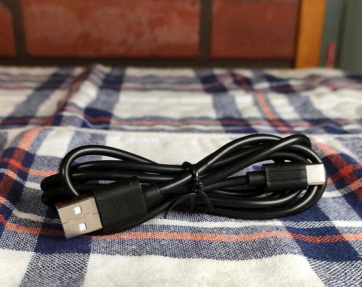 Review of the KYY 15.6 Inch 1080P Portable Monitor - HubPages