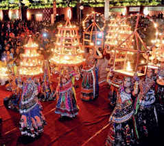 Garba: Traditional Folk Dance of Gujarat - an Intangible Cultural ...