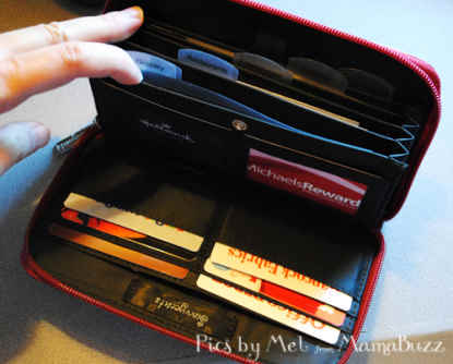 What Is In Your Purse? | Top Essentials Women With ADHD Should Have In ...