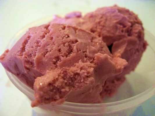 Small-Batch Red-Raspberry Ice Cream (With and Without Eggs) - Delishably