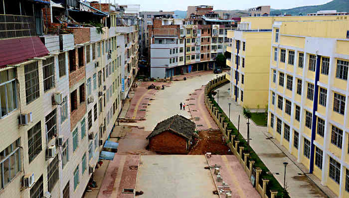 10 Nail Houses Holdouts Weird Buildings That Won t Go Away HubPages