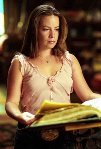 Piper Halliwell's Top 10 Fashion Moments on "Charmed" - HubPages