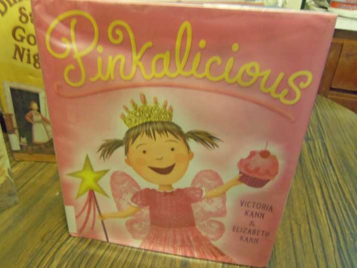 Books to Bed Pajama Set for Girls - HubPages