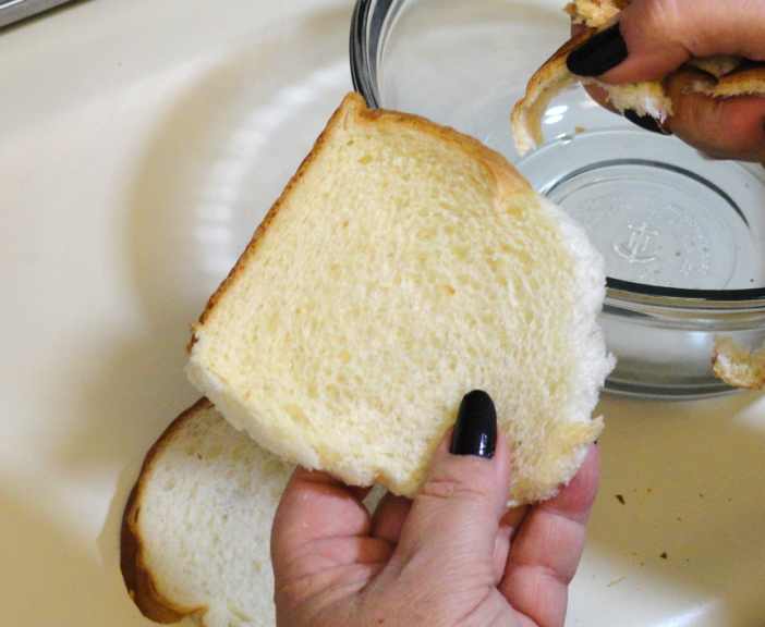 How to Make Flowers From Bread Clay (Step-by-Step Gift Pin) - HubPages