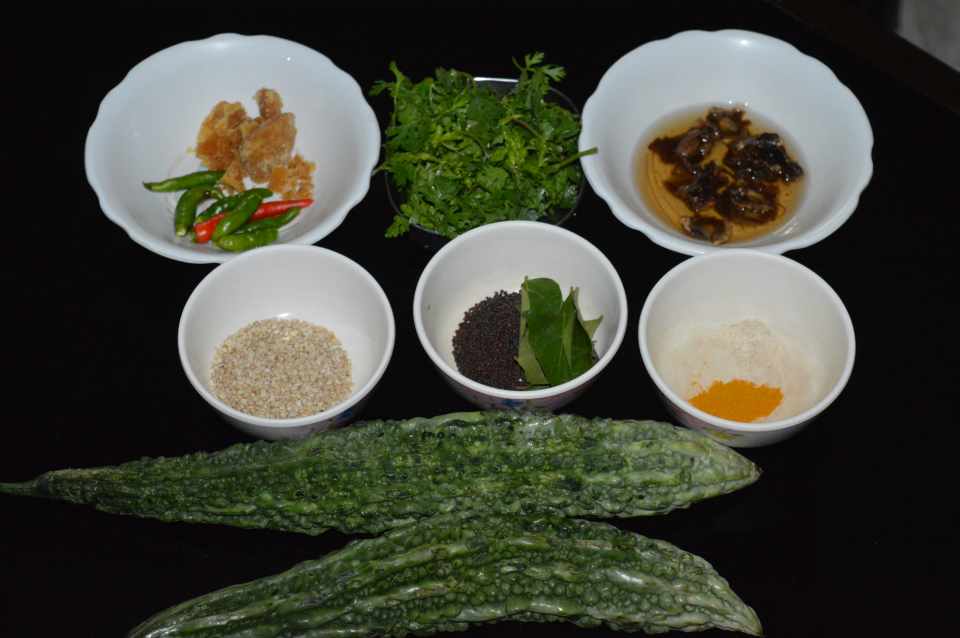 Bitter Gourd Curry (Hagala Kayi Gojju) Recipe - Delishably