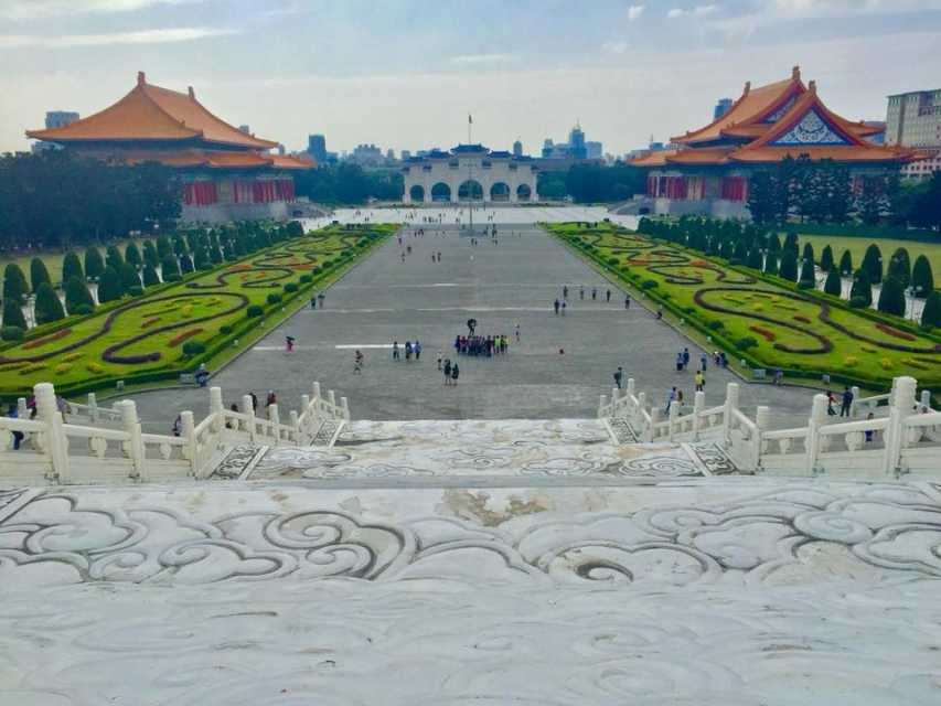 A Visit to the National Chiang Kai Shek Memorial Hall at the Liberty ...