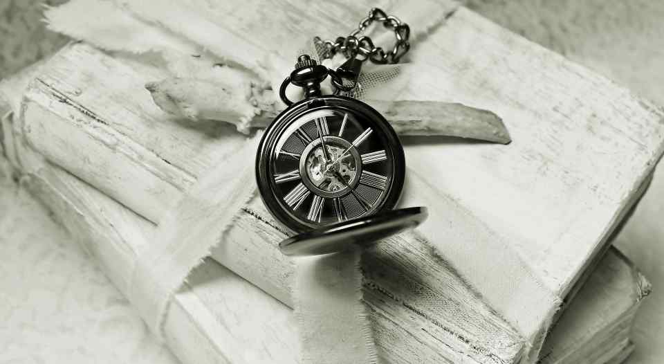 The Book of My Life ~ Old Memories Linger (a Poem) - HubPages