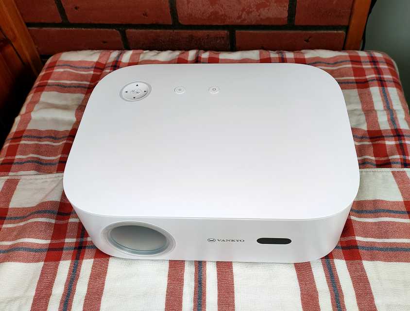 Review of the Vankyo Performance V700W Projector - HubPages