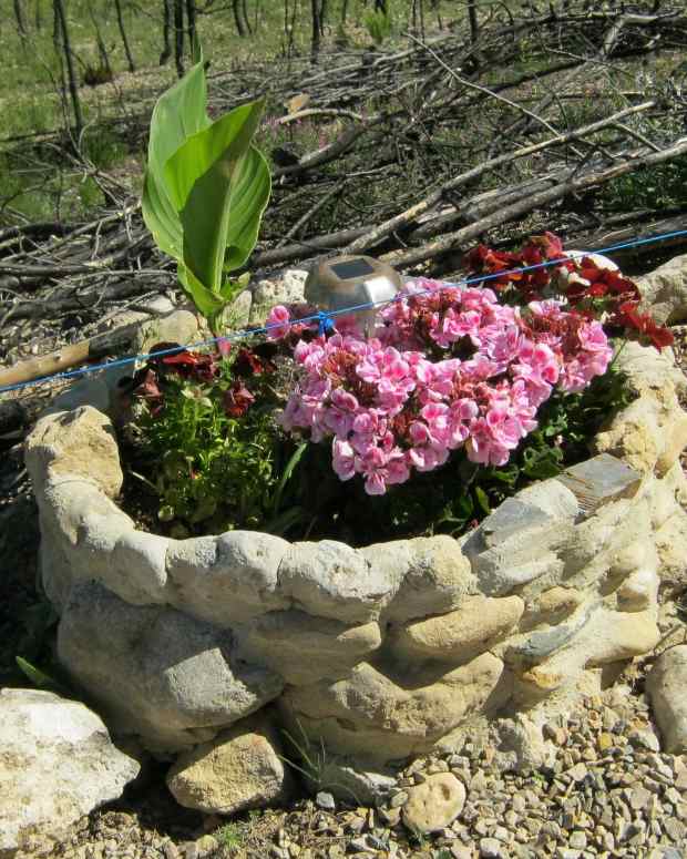 How to Build a Dry-Stack Stone Retaining Wall the Right Way - Dengarden