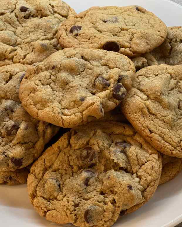 Grandma's Big Batch of Chocolate Chip Cookies Recipe - Delishably