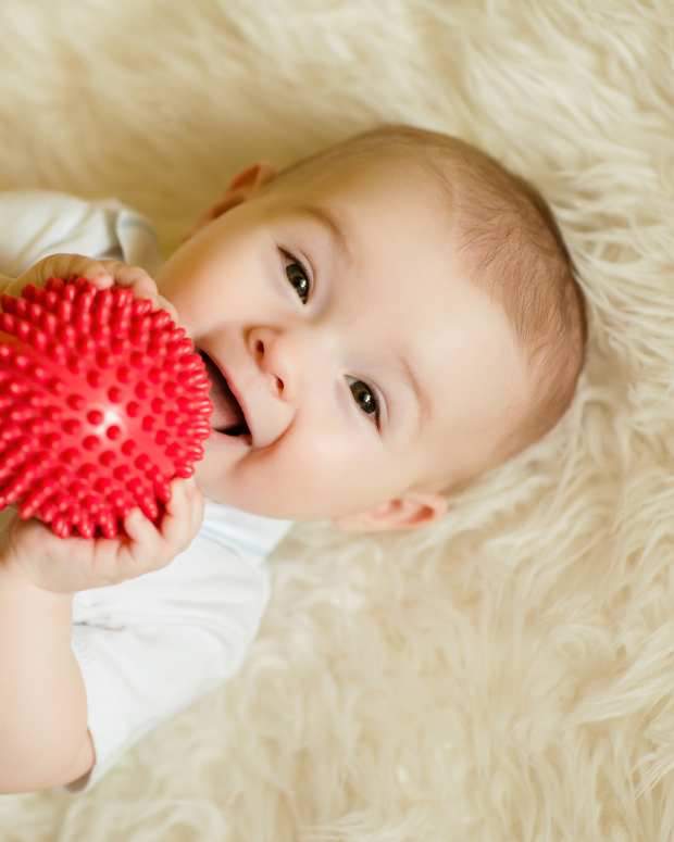 Mom Passes Down Baby Dolls to Daughter and She Seems to Have the Same ...