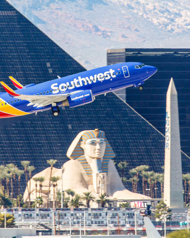 Delta Attendant's Funny Pre-Flight Announcement Couldn't Be More ...