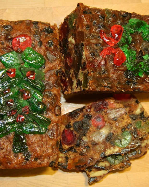Grandma's Moist and Delicious No-Bake Fruitcake Recipe - Delishably ...